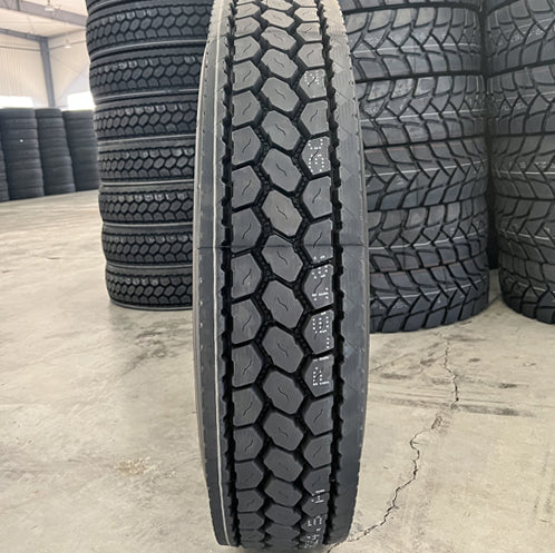 Llanta MAXWIND WM858 11R24.5 18PLY Tracción – RSI TIRES